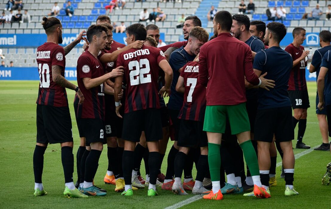 EL DEPORTIVO SE CORONA LÍDER EN SABADELL > El Record